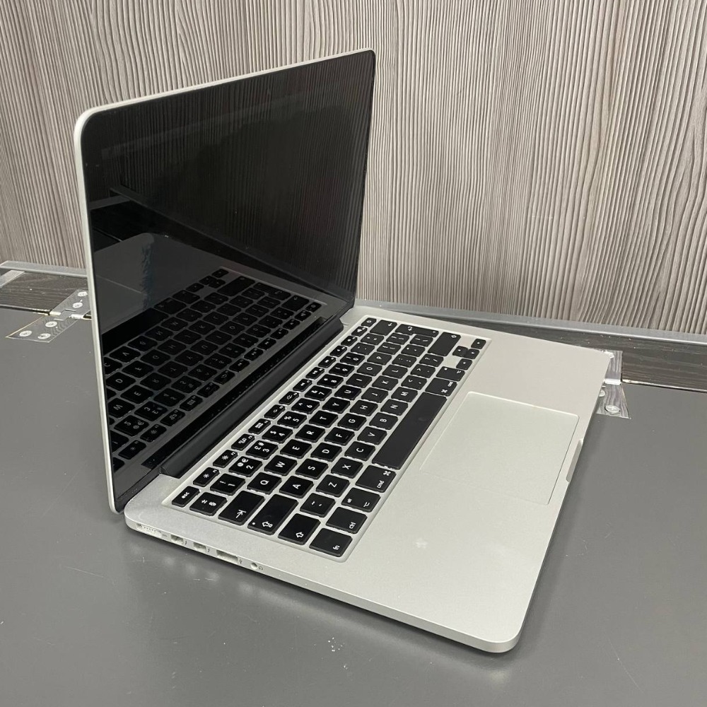 Apple Apple MACBOOK PRO 11/1 A1502 8GB 256GB Silver - Own4Less
